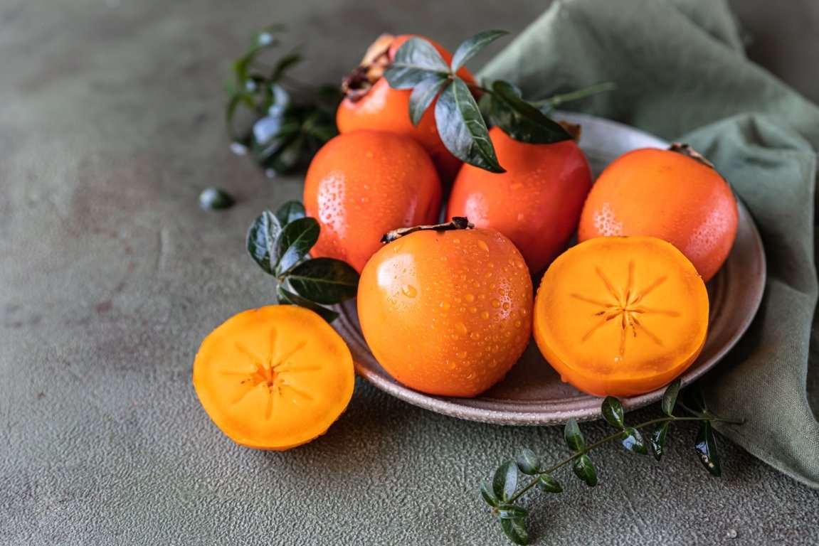 How to Cut a Persimmon - The Plant Bible